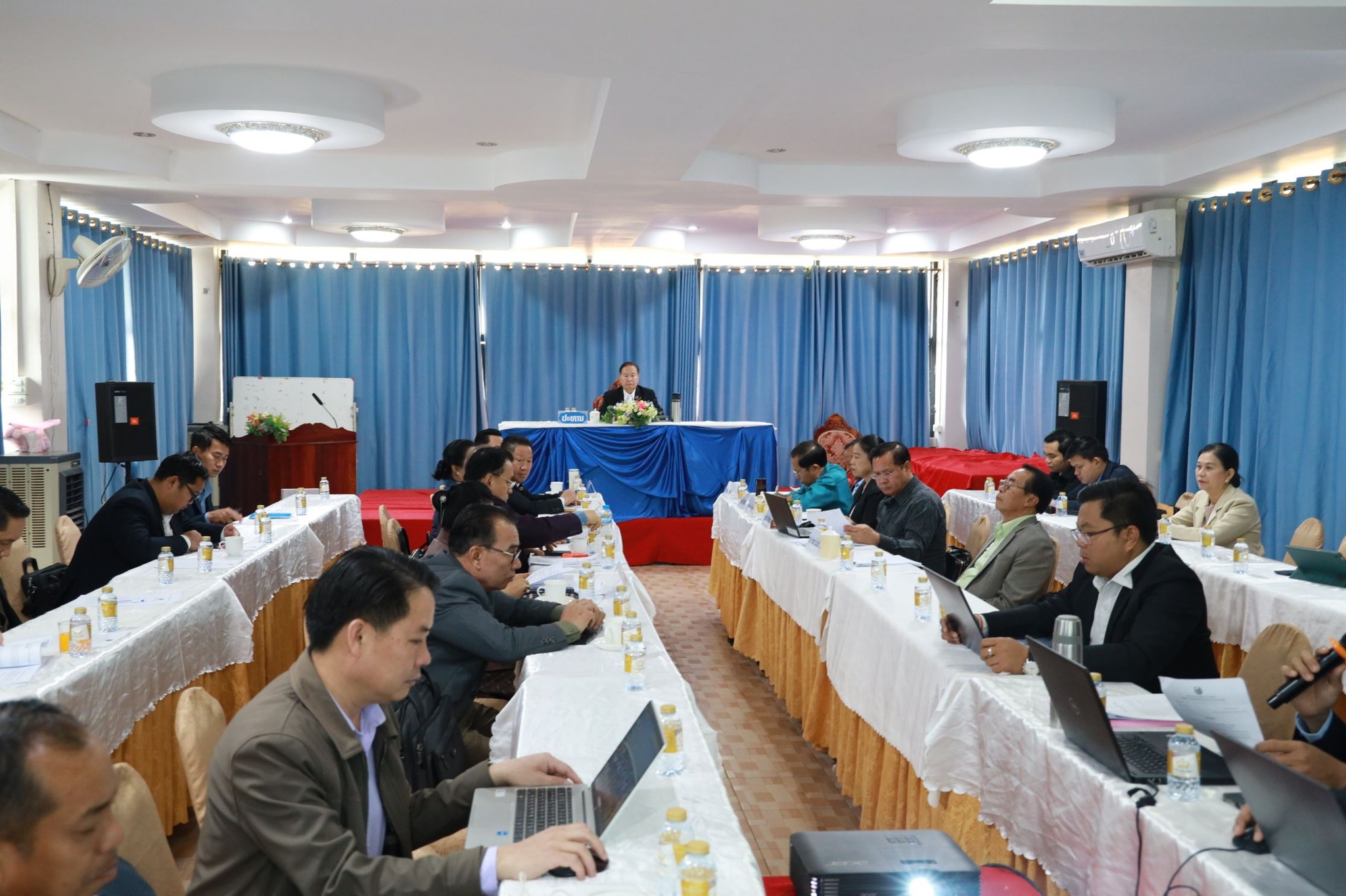 ຮຽບຮຽງ ແລະ ກວດກາເນື້ອໃນຮອບດ້ານຮ່າງລັດຖະທໍາມະນູນ ສະບັບປັງປຸງປີ 2025 ...